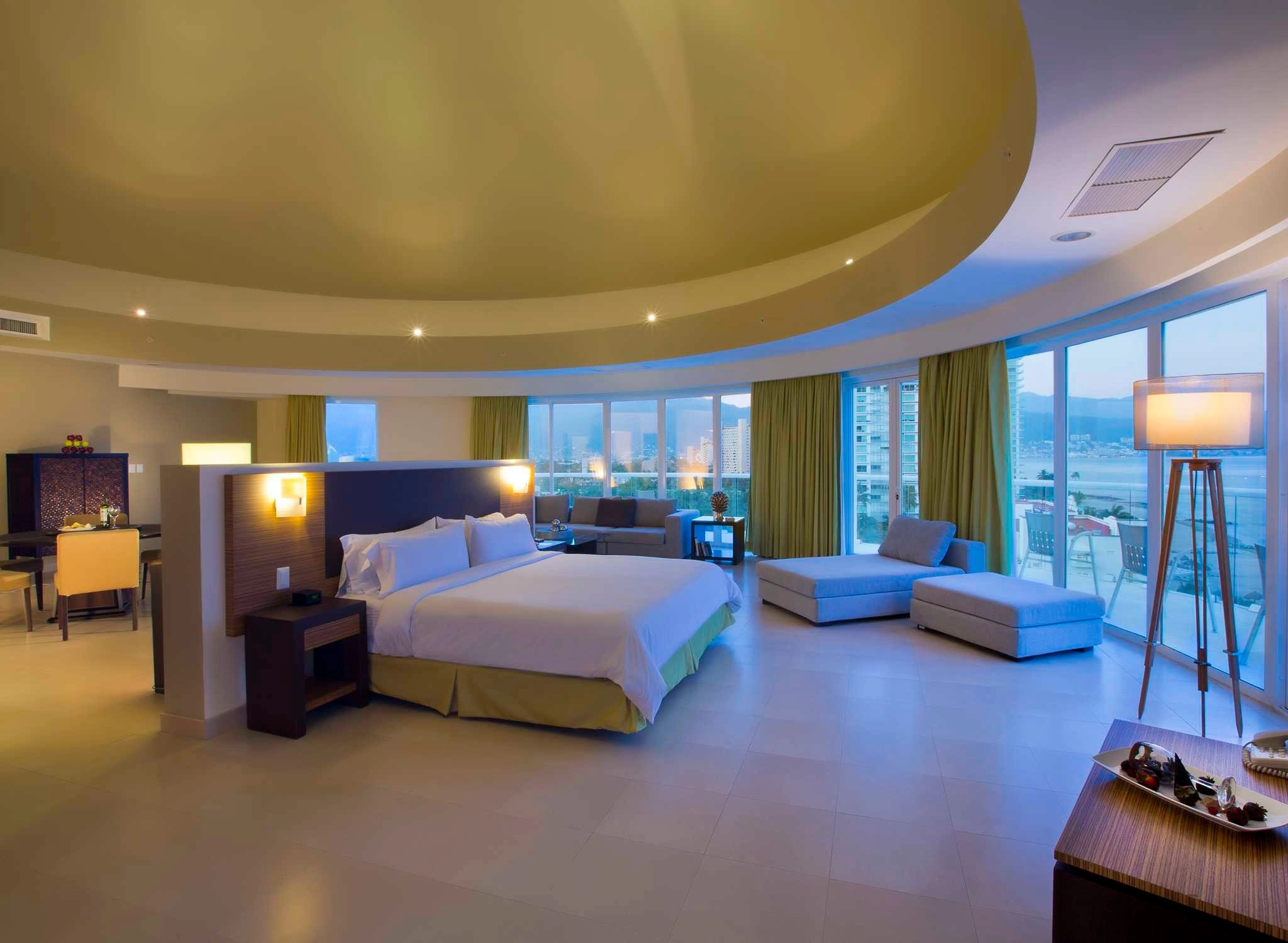 Adrian - Resorts de Puerto Vallarta - Hilton Puerto Vallarta Resort ...