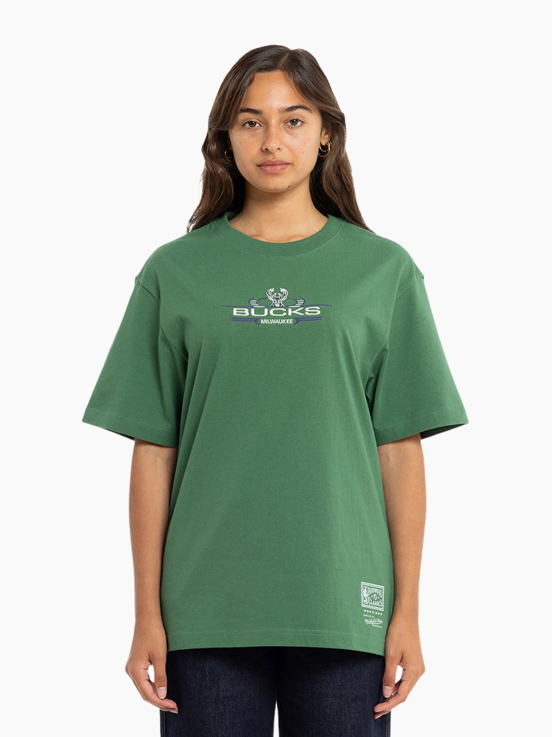Bailey Gatland - Women's Milwaukee Bucks Avenue Tee | Mitchell & Ness – SAVEE