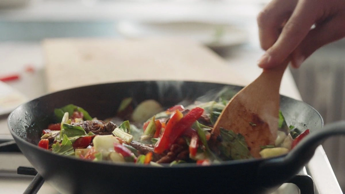 Fernando Vilanova - Maggi Brand – Stills | Frame Set – Savee