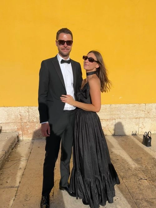 Max - Your Site Title – Savee